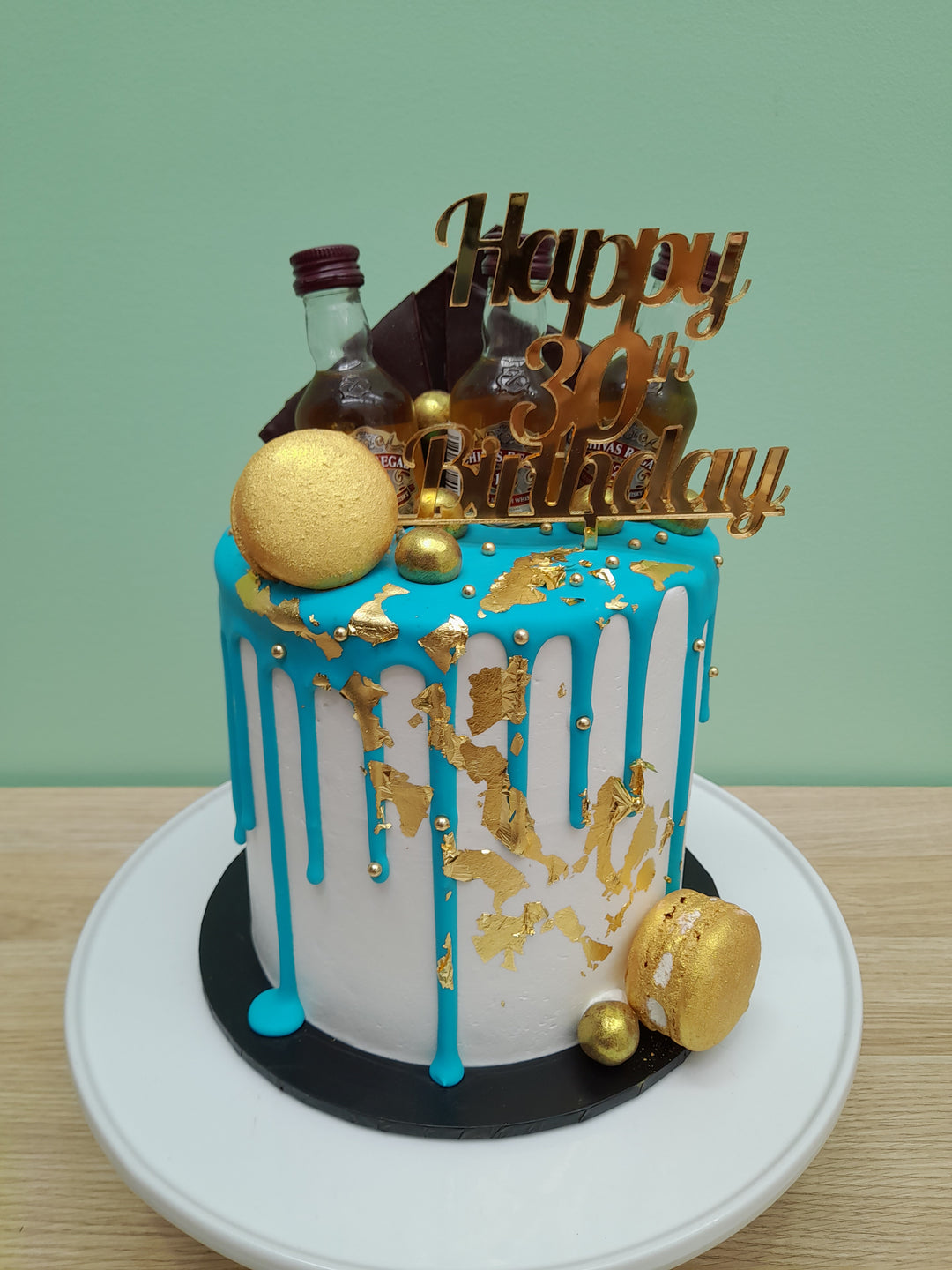 Tall Cake with Whisky Bottles - Melbourne Free Delivery – Stylish Cakes Co.